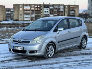 Pelēks Toyota Corolla Verso 2005 Radviliškis, ar dzinēja tilpumu 2.00 L un nobraukumu 328 tūkst. km par 1850 €, foto  vietnē AUTOMOTO.COM.LV