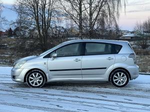 Grey Toyota Corolla Verso 2005 in Radviliskis, with an engine capacity of 2.00 L and mileage of 328 thousand km for 1850 €, photo 2 on AUTOMOTO.COM.LV