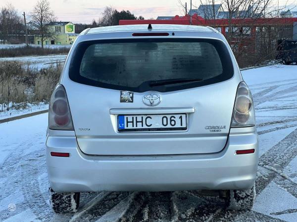 Pelēks Toyota Corolla Verso 2005 Radviliškis, ar dzinēja tilpumu 2.00 L un nobraukumu 328 tūkst. km par 1850 €, foto 4 vietnē AUTOMOTO.COM.LV
