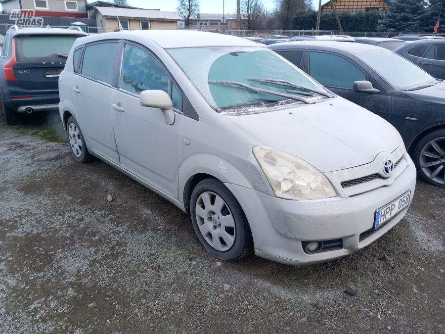 Pelēks Toyota Corolla Verso 2005 Utena, ar dzinēja tilpumu 2.00 L un nobraukumu 332 tūkst. km par 1500 €, foto 1 vietnē AUTOMOTO.COM.LV