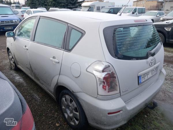 Pelēks Toyota Corolla Verso 2005 Utena, ar dzinēja tilpumu 2.00 L un nobraukumu 332 tūkst. km par 1500 €, foto 2 vietnē AUTOMOTO.COM.LV