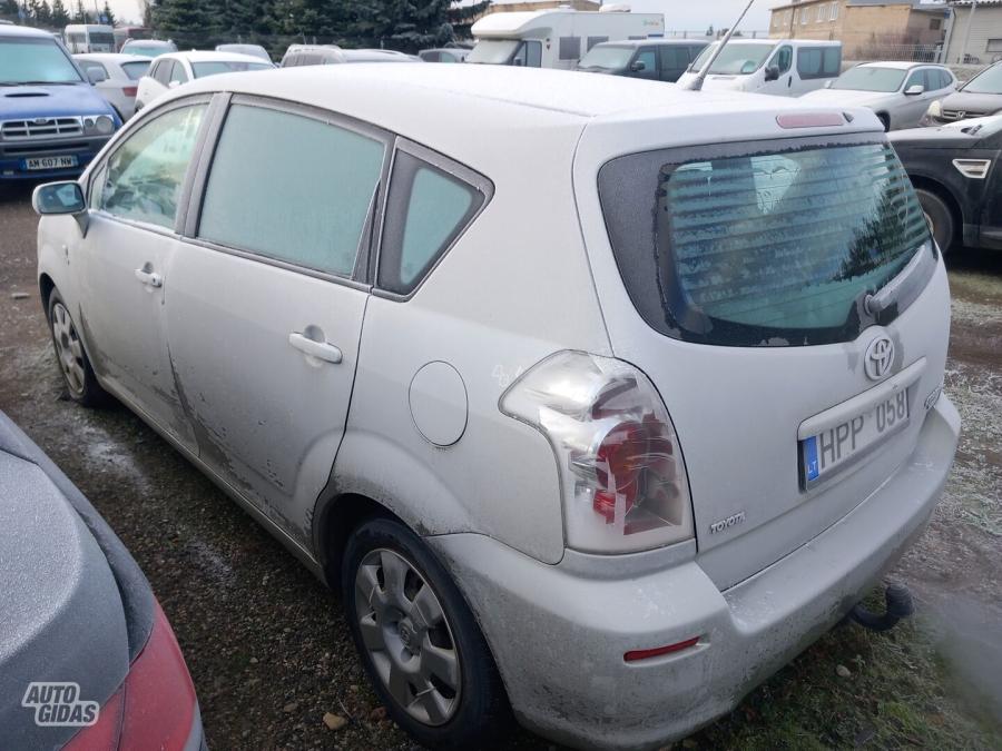 Pelēks Toyota Corolla Verso 2005 Utena, ar dzinēja tilpumu 2.00 L un nobraukumu 332 tūkst. km par 1500 €, foto 2 vietnē AUTOMOTO.COM.LV