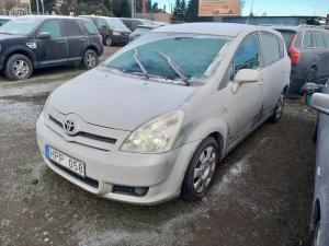 Pelēks Toyota Corolla Verso 2005 Utena, ar dzinēja tilpumu 2.00 L un nobraukumu 332 tūkst. km par 1500 €, foto 4 vietnē AUTOMOTO.COM.LV