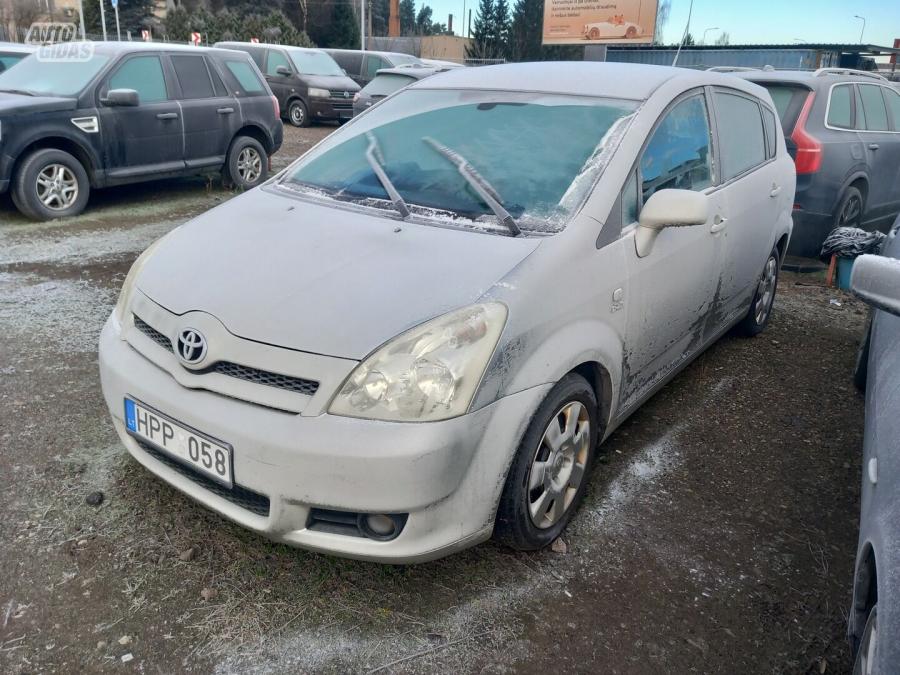 Pelēks Toyota Corolla Verso 2005 Utena, ar dzinēja tilpumu 2.00 L un nobraukumu 332 tūkst. km par 1500 €, foto 4 vietnē AUTOMOTO.COM.LV