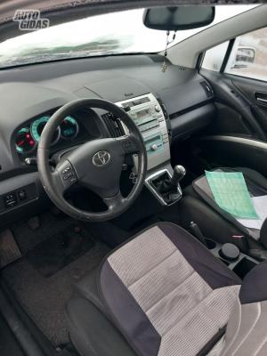 Pelēks Toyota Corolla Verso 2005 Utena, ar dzinēja tilpumu 2.00 L un nobraukumu 332 tūkst. km par 1500 €, foto 6 vietnē AUTOMOTO.COM.LV