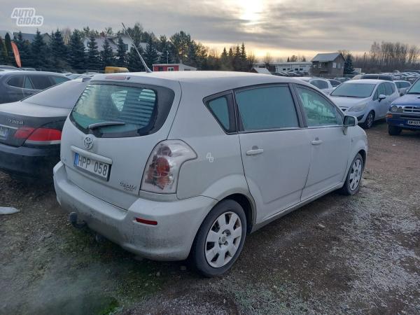 Pelēks Toyota Corolla Verso 2005 Utena, ar dzinēja tilpumu 2.00 L un nobraukumu 332 tūkst. km par 1500 €, foto 7 vietnē AUTOMOTO.COM.LV