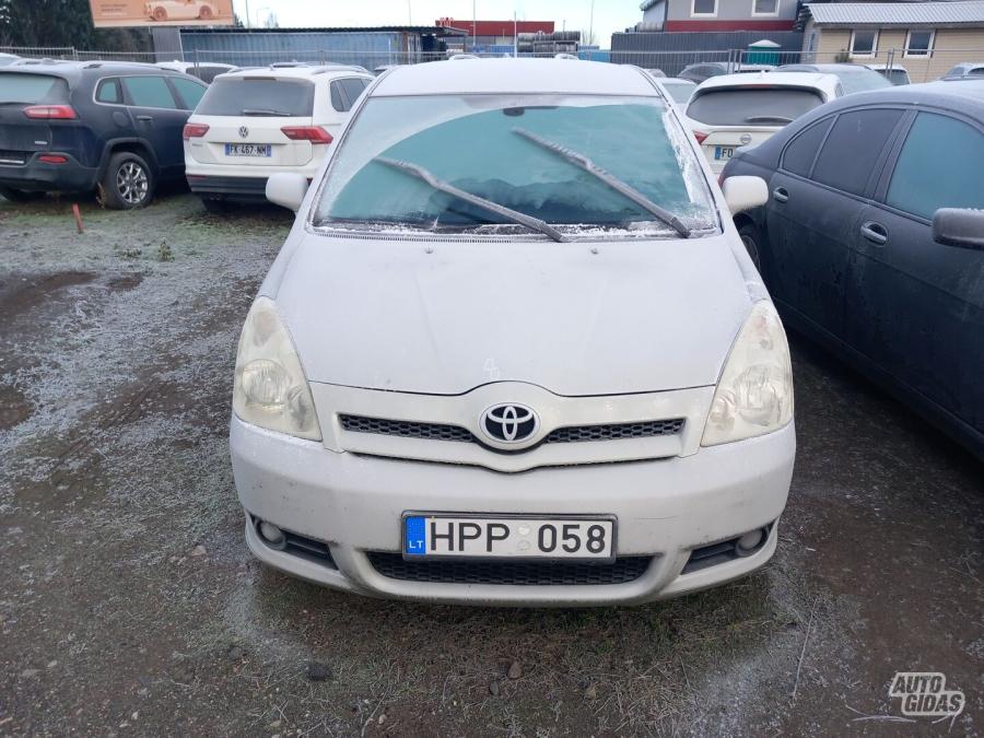 Pelēks Toyota Corolla Verso 2005 Utena, ar dzinēja tilpumu 2.00 L un nobraukumu 332 tūkst. km par 1500 €, foto 9 vietnē AUTOMOTO.COM.LV