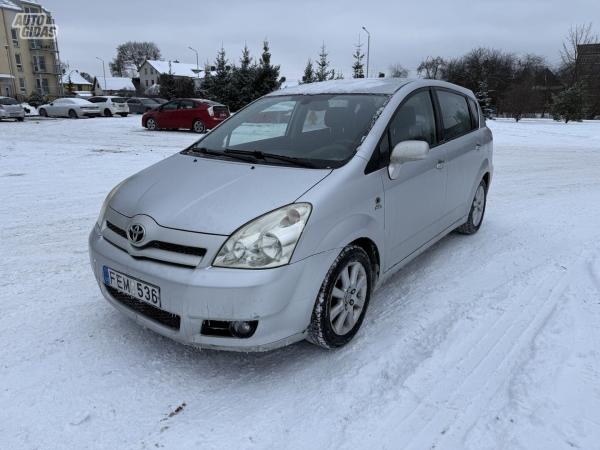 Pelēks Toyota Corolla Verso 2005 Kauņa, ar dzinēja tilpumu 2.00 L un nobraukumu 400 tūkst. km par 1250 €, foto 1 vietnē AUTOMOTO.COM.LV