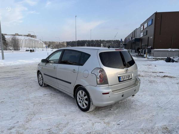 Pelēks Toyota Corolla Verso 2005 Viļņa, ar dzinēja tilpumu 2.00 L un nobraukumu 432 tūkst. km par 1900 €, foto 7 vietnē AUTOMOTO.COM.LV