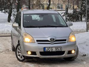 Pelēks Toyota Corolla Verso 2005 Viļņa, ar dzinēja tilpumu 1.79 L un nobraukumu 117 tūkst. km par 1550 €, foto 2 vietnē AUTOMOTO.COM.LV