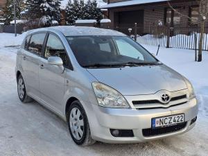 Grey Toyota Corolla Verso 2005 in Vilnius, with an engine capacity of 1.80 L and mileage of 198 thousand km for 2350 €, photo  on AUTOMOTO.COM.LV