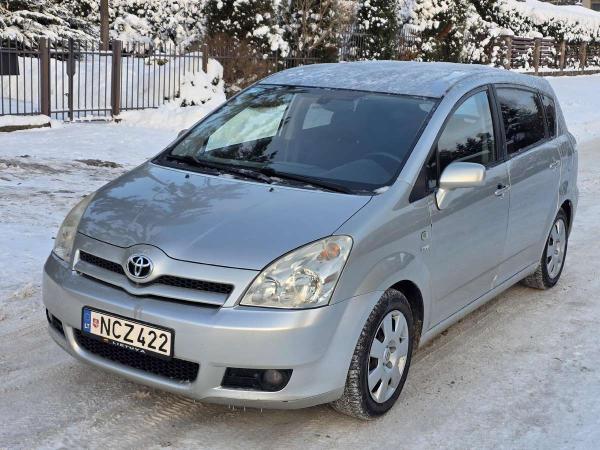 Grey Toyota Corolla Verso 2005 in Vilnius, with an engine capacity of 1.80 L and mileage of 198 thousand km for 2350 €, photo 2 on AUTOMOTO.COM.LV