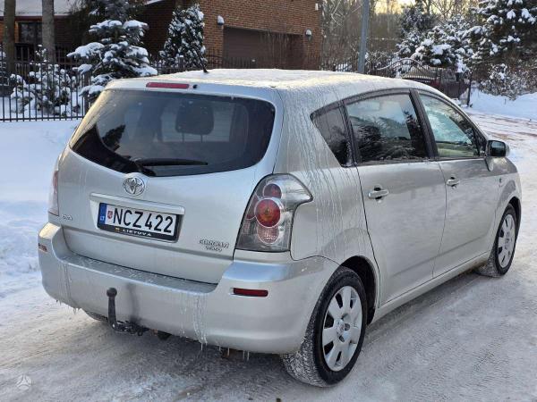 Grey Toyota Corolla Verso 2005 in Vilnius, with an engine capacity of 1.80 L and mileage of 198 thousand km for 2350 €, photo 4 on AUTOMOTO.COM.LV