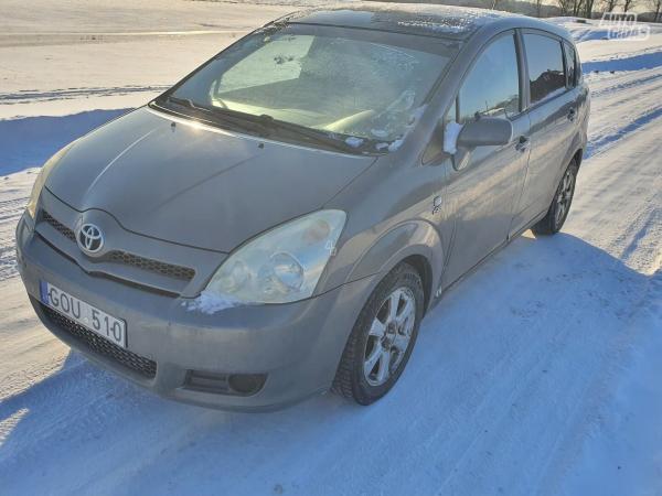 Grey Toyota Corolla Verso 2005 in Jurbarkas, with an engine capacity of 2.00 L and mileage of 348 thousand km for 1790 €, photo 8 on AUTOMOTO.COM.LV