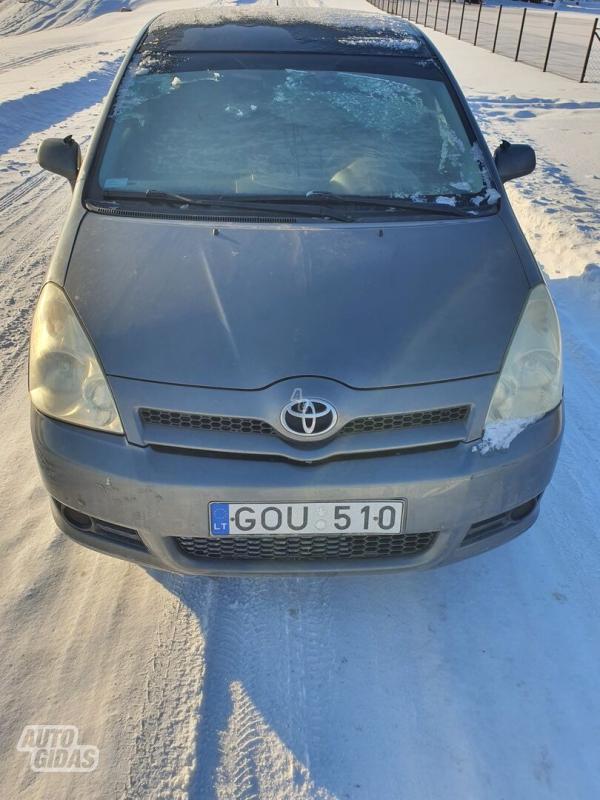 Grey Toyota Corolla Verso 2005 in Jurbarkas, with an engine capacity of 2.00 L and mileage of 348 thousand km for 1790 €, photo 10 on AUTOMOTO.COM.LV