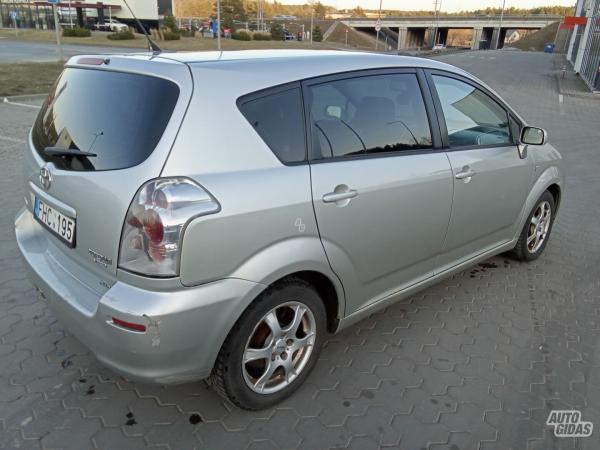 Grey Toyota Corolla Verso 2005 in Vilnius, with an engine capacity of 2.20 L and mileage of 312 thousand km for 2350 €, photo 10 on AUTOMOTO.COM.LV