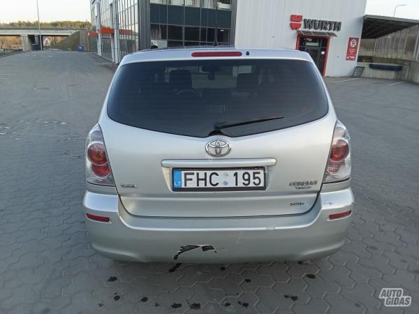 Grey Toyota Corolla Verso 2005 in Vilnius, with an engine capacity of 2.20 L and mileage of 312 thousand km for 2200 €, photo 9 on AUTOMOTO.COM.LV