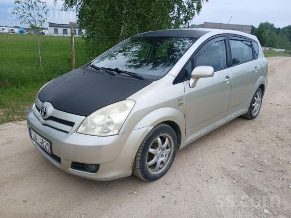 Pelēks Toyota Corolla Verso 2005 Ogre, ar dzinēja tilpumu 2.00 L un nobraukumu 350 tūkst. km par 650 €, foto 2 vietnē AUTOMOTO.COM.LV