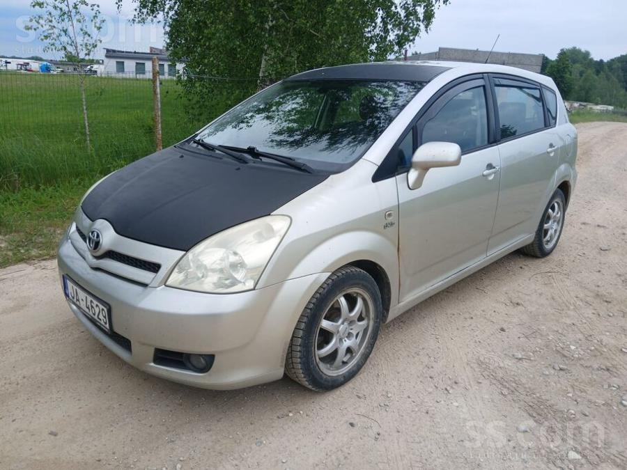 Pelēks Toyota Corolla Verso 2005 Ogre, ar dzinēja tilpumu 2.00 L un nobraukumu 350 tūkst. km par 650 €, foto 3 vietnē AUTOMOTO.COM.LV