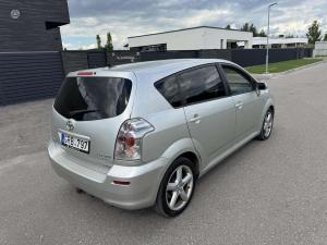 Grey Toyota Corolla Verso 2005 in Kaunas, with an engine capacity of 2.23 L and mileage of 350 thousand km for 1550 €, photo 4 on AUTOMOTO.COM.LV