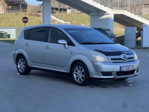 Pelēks Toyota Corolla Verso 2005 Rēzekne, ar dzinēja tilpumu 2.00 L un nobraukumu 358 tūkst. km par 2400 €, foto 4 vietnē AUTOMOTO.COM.LV