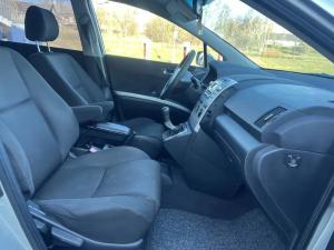 Pelēks Toyota Corolla Verso 2005 Rēzekne, ar dzinēja tilpumu 2.00 L un nobraukumu 358 tūkst. km par 2400 €, foto 8 vietnē AUTOMOTO.COM.LV