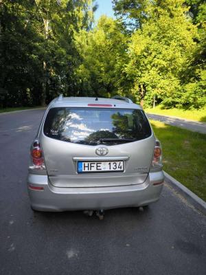 Grey Toyota Corolla Verso 2005 in Vilnius, with an engine capacity of 2.00 L and mileage of 374 thousand km for 950 €, photo 4 on AUTOMOTO.COM.LV