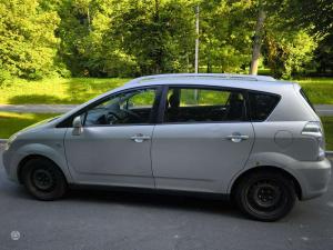 Grey Toyota Corolla Verso 2005 in Vilnius, with an engine capacity of 2.00 L and mileage of 374 thousand km for 950 €, photo 6 on AUTOMOTO.COM.LV
