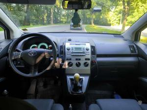 Grey Toyota Corolla Verso 2005 in Vilnius, with an engine capacity of 2.00 L and mileage of 374 thousand km for 950 €, photo 10 on AUTOMOTO.COM.LV
