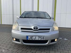 Grey Toyota Corolla Verso 2005 in Vilnius, with an engine capacity of 2.00 L and mileage of 300 thousand km for 1750 €, photo 7 on AUTOMOTO.COM.LV