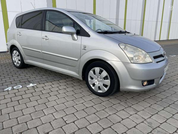 Pelēks Toyota Corolla Verso 2005 Viļņa, ar dzinēja tilpumu 2.00 L un nobraukumu 300 tūkst. km par 1750 €, foto 8 vietnē AUTOMOTO.COM.LV