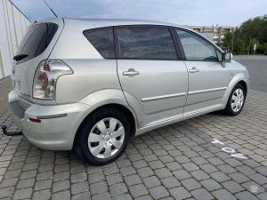 Grey Toyota Corolla Verso 2005 in Vilnius, with an engine capacity of 2.00 L and mileage of 300 thousand km for 1750 €, photo 11 on AUTOMOTO.COM.LV