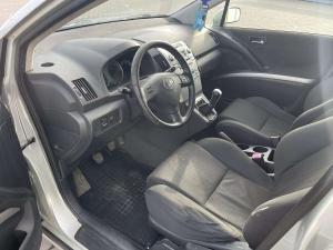 Grey Toyota Corolla Verso 2005 in Vilnius, with an engine capacity of 2.00 L and mileage of 300 thousand km for 1750 €, photo 17 on AUTOMOTO.COM.LV