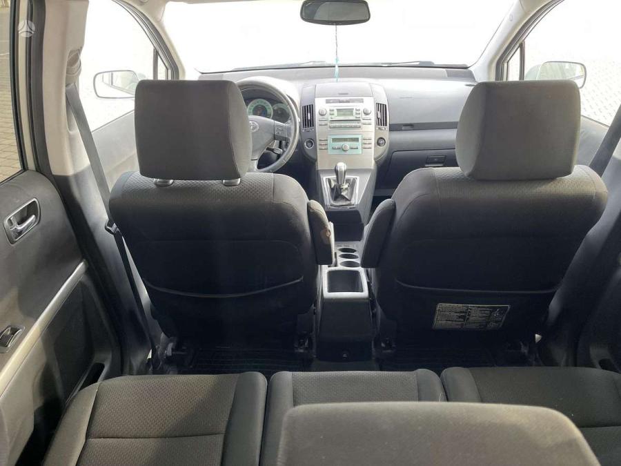 Grey Toyota Corolla Verso 2005 in Vilnius, with an engine capacity of 2.00 L and mileage of 300 thousand km for 1750 €, photo 23 on AUTOMOTO.COM.LV