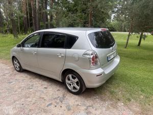 Grey Toyota Corolla Verso 2005 in Druskininkai, with an engine capacity of 2.00 L and mileage of 216 thousand km for 2350 €, photo 4 on AUTOMOTO.COM.LV