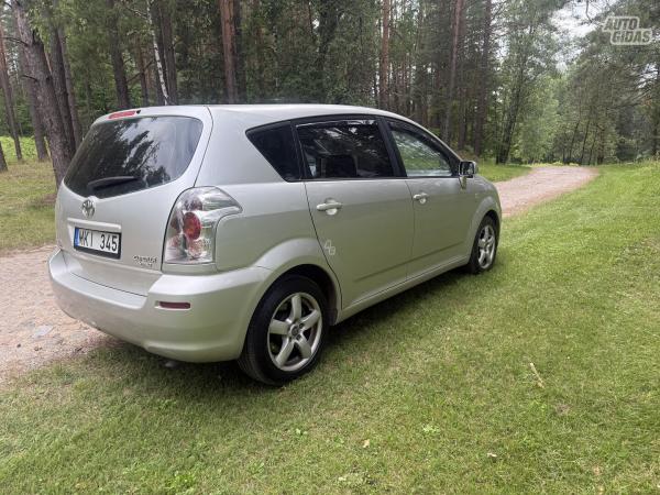 Pelēks Toyota Corolla Verso 2005 Druskininkai, ar dzinēja tilpumu 2.00 L un nobraukumu 216 tūkst. km par 2350 €, foto 4 vietnē AUTOMOTO.COM.LV