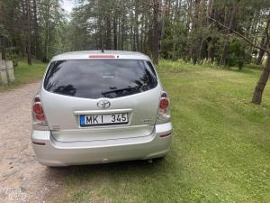 Grey Toyota Corolla Verso 2005 in Druskininkai, with an engine capacity of 2.00 L and mileage of 216 thousand km for 2350 €, photo 9 on AUTOMOTO.COM.LV