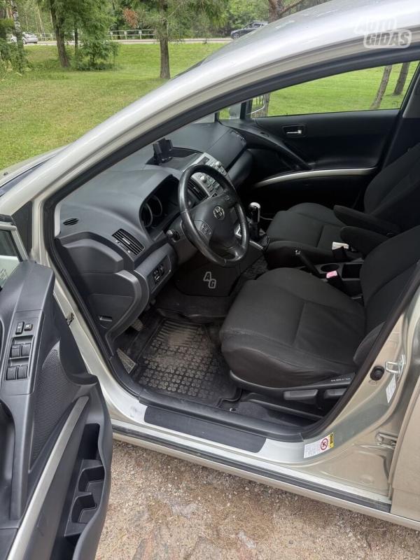 Pelēks Toyota Corolla Verso 2005 Druskininkai, ar dzinēja tilpumu 2.00 L un nobraukumu 216 tūkst. km par 2350 €, foto 9 vietnē AUTOMOTO.COM.LV