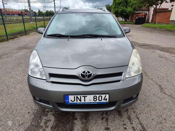 Pelēks Toyota Corolla Verso 2005 Šauļi, ar dzinēja tilpumu 2.00 L un nobraukumu 328 tūkst. km par 1190 €, foto 2 vietnē AUTOMOTO.COM.LV