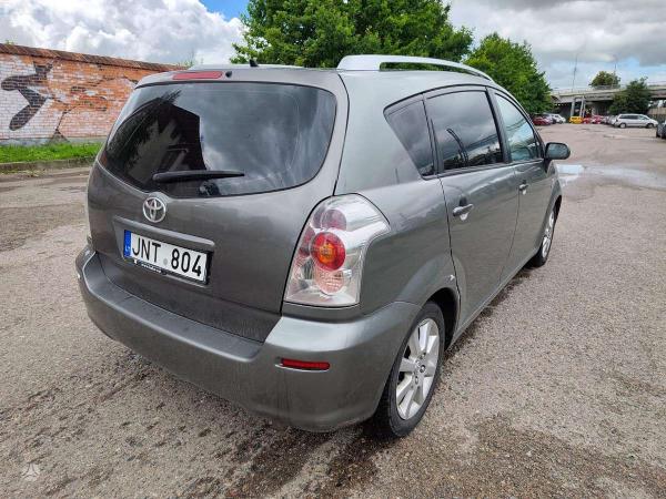 Pelēks Toyota Corolla Verso 2005 Šauļi, ar dzinēja tilpumu 2.00 L un nobraukumu 328 tūkst. km par 1190 €, foto 4 vietnē AUTOMOTO.COM.LV