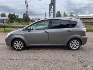 Grey Toyota Corolla Verso 2005 in Siauliai, with an engine capacity of 2.00 L and mileage of 328 thousand km for 1190 €, photo 9 on AUTOMOTO.COM.LV
