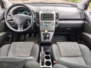 Grey Toyota Corolla Verso 2005 in Siauliai, with an engine capacity of 2.00 L and mileage of 328 thousand km for 1190 €, photo 10 on AUTOMOTO.COM.LV