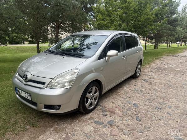 Grey Toyota Corolla Verso 2005 in Druskininkai, with an engine capacity of 2.00 L and mileage of 216 thousand km for 2350 €, photo 1 on AUTOMOTO.COM.LV