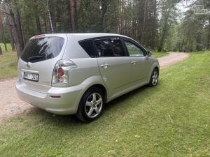 Grey Toyota Corolla Verso 2005 in Druskininkai, with an engine capacity of 2.00 L and mileage of 216 thousand km for 2350 €, photo 5 on AUTOMOTO.COM.LV