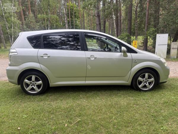 Grey Toyota Corolla Verso 2005 in Druskininkai, with an engine capacity of 2.00 L and mileage of 216 thousand km for 2350 €, photo 6 on AUTOMOTO.COM.LV