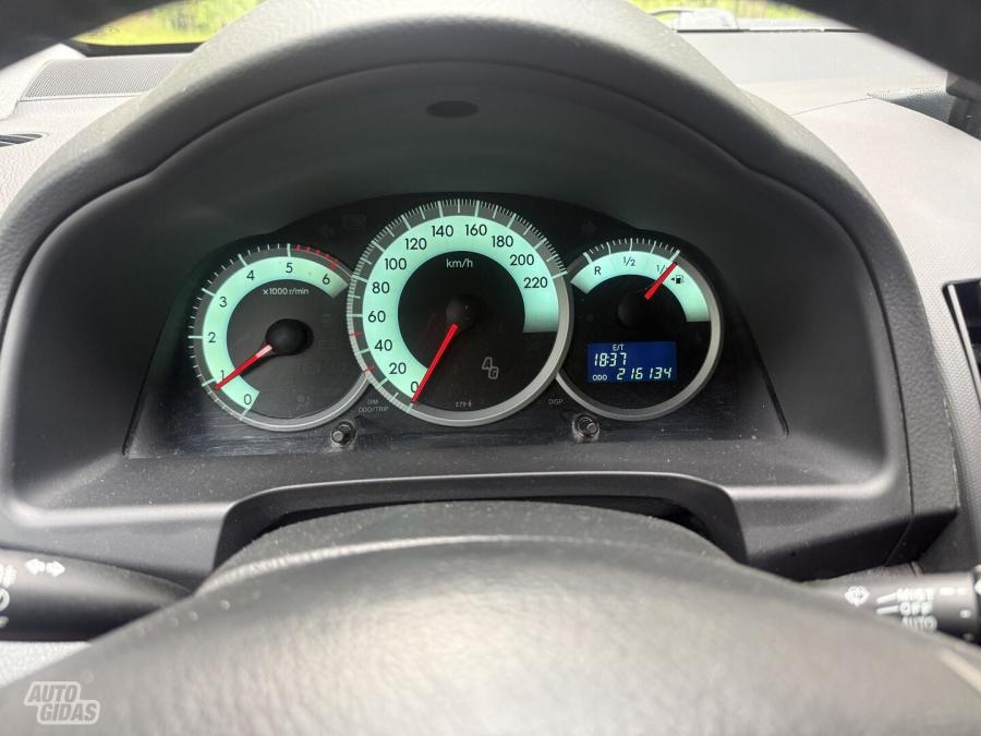 Grey Toyota Corolla Verso 2005 in Druskininkai, with an engine capacity of 2.00 L and mileage of 216 thousand km for 2350 €, photo 15 on AUTOMOTO.COM.LV