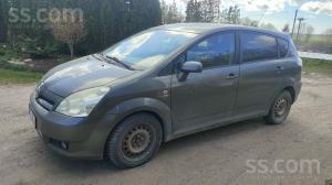 Pelēks Toyota Corolla Verso 2005 Liepāja, ar dzinēja tilpumu 2.20 L un nobraukumu 0 tūkst. km par 600 €, foto  vietnē AUTOMOTO.COM.LV