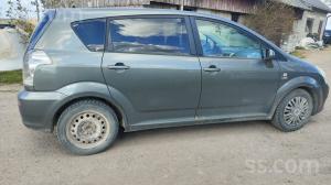 Grey Toyota Corolla Verso 2005 in Liepaja, with an engine capacity of 2.20 L and mileage of 0 thousand km for 600 €, photo 3 on AUTOMOTO.COM.LV