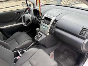 Pelēks Toyota Corolla Verso 2005 Viļņa, ar dzinēja tilpumu 2.00 L un nobraukumu 378 tūkst. km par 1300 €, foto 9 vietnē AUTOMOTO.COM.LV