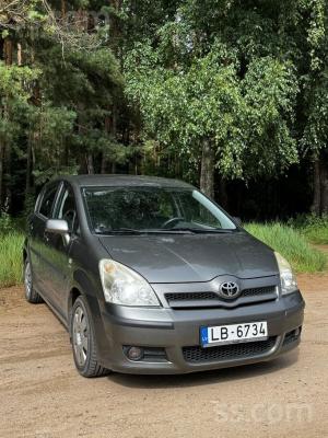 Pelēks Toyota Corolla Verso 2005 Daugavpils, ar dzinēja tilpumu 1.80 L un nobraukumu 293 tūkst. km par 3800 €, foto 3 vietnē AUTOMOTO.COM.LV